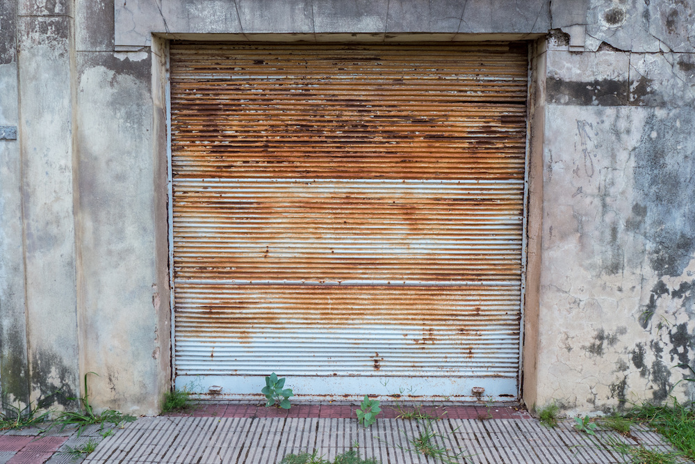 Angle en fer rouillé : comment préserver la structure de votre bâtiment ...